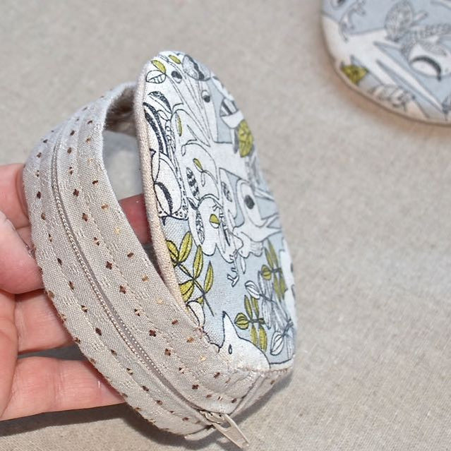 Sewing Pattern for Small Round Sewing Kit - A Threaded Needle
